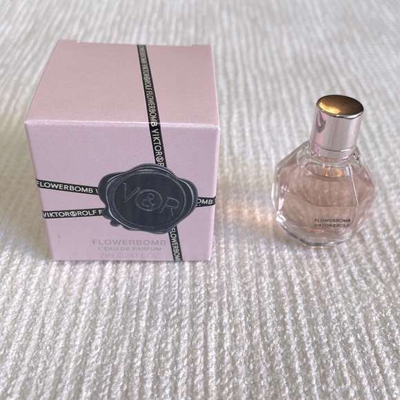 Viktor & Rolf | Other | Flowerbomb Viktor Rolf Perfume Mini Deluxe ...